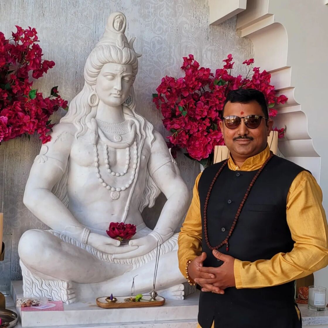 Hindu Priest, Astrology, Vedic Puja Pandit | Pandit Manuj Dutt, CA